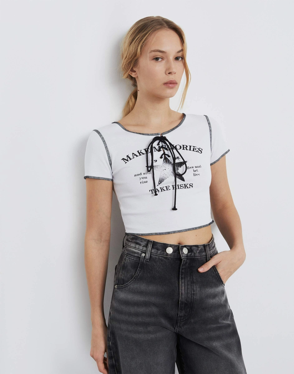 Белый кроп-топ с принтом и шнуровкой GKT023659-3 купить по цене от 249 ...