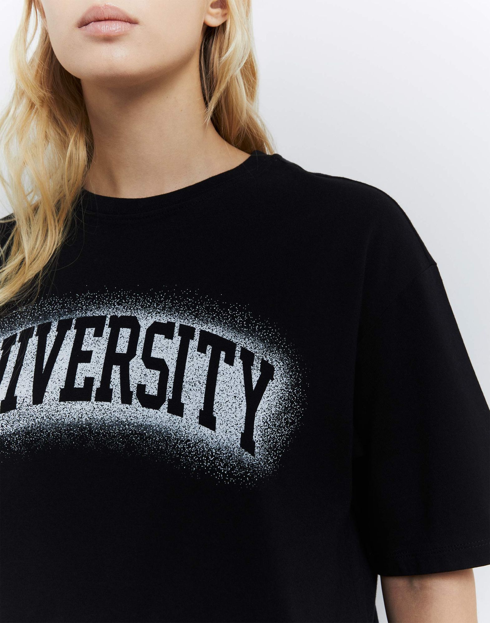 Чёрная футболка oversize с принтом GKT024403-1 купить по цене от 199 ...