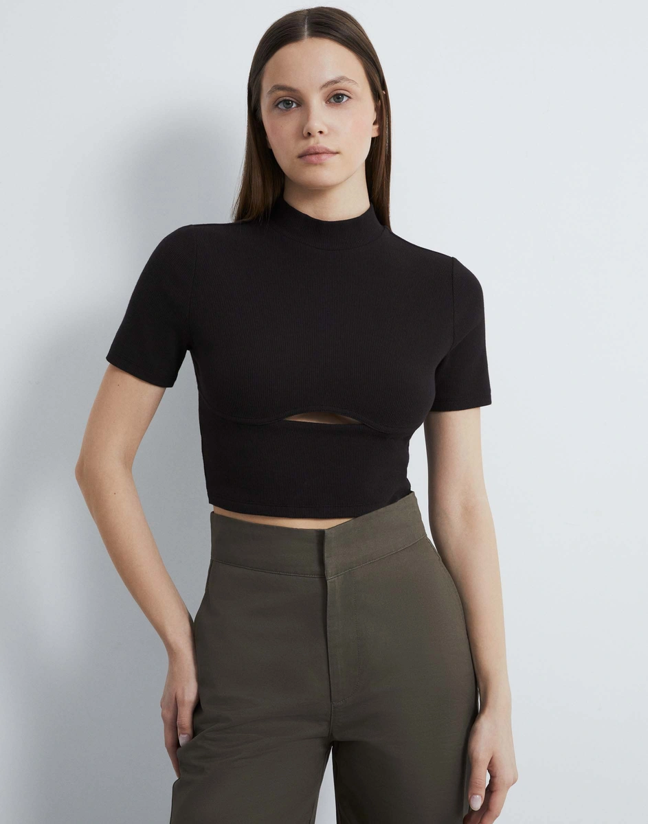 Чёрный кроп-топ с вырезом GKT022881-5 купить по цене от 249 рублей с ...