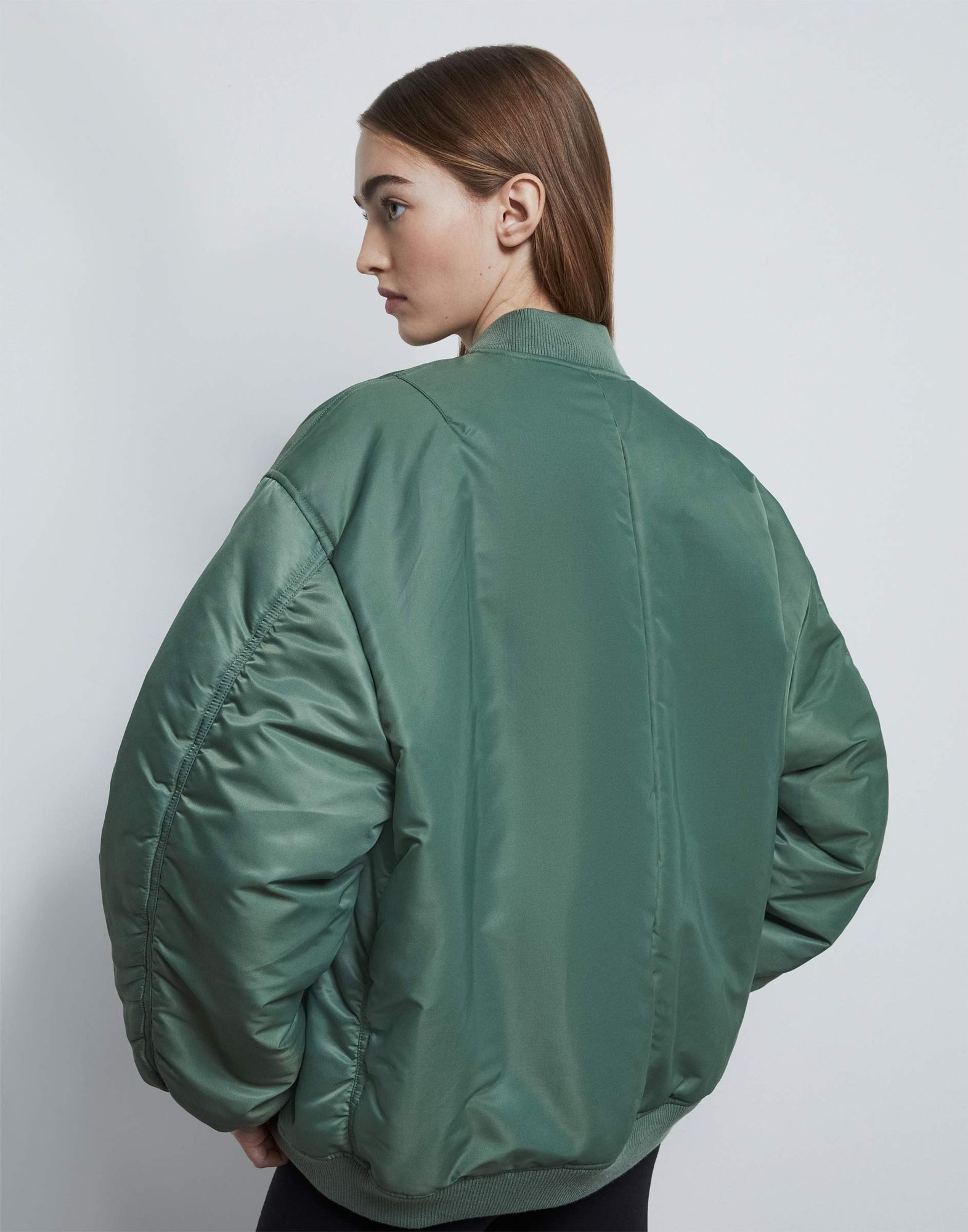 Хаки куртка-бомбер oversize GOW003928-3 купить по цене от 1399 рублей с ...