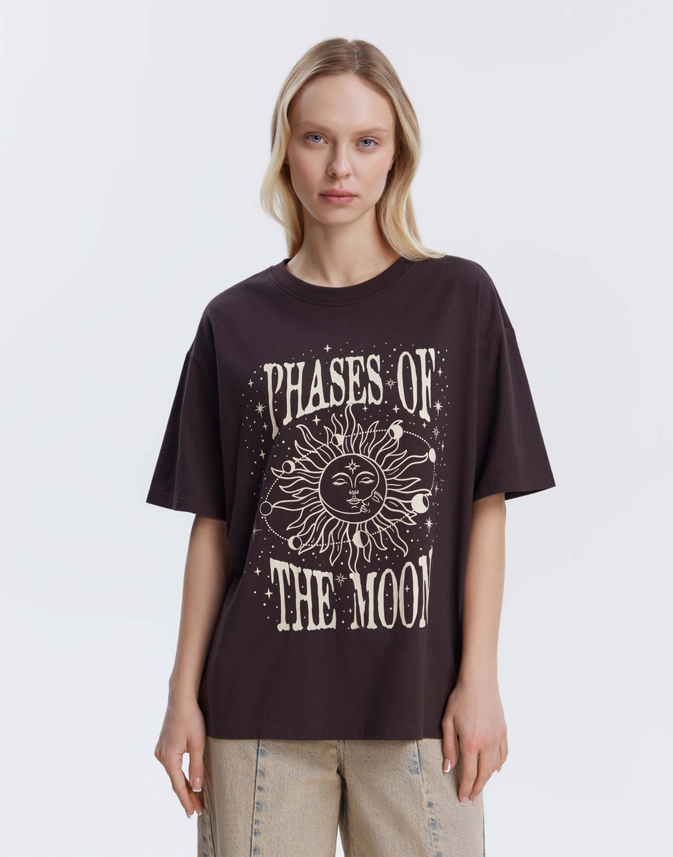 Коричневая футболка oversize с принтом GKT026504-2 купить по цене от ...