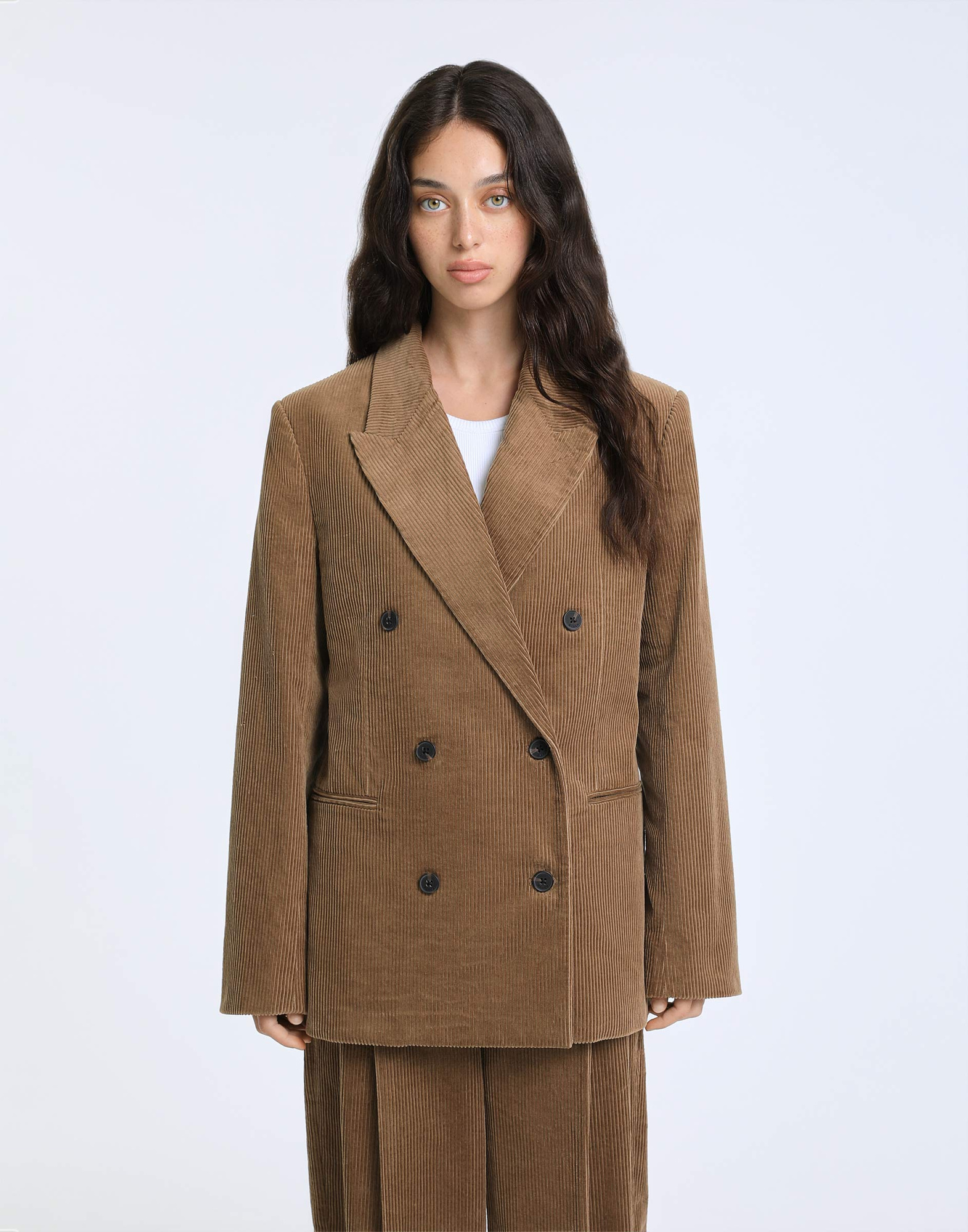 Коричневый жакет oversize из вельвета GJC006572-2 купить по цене от ...