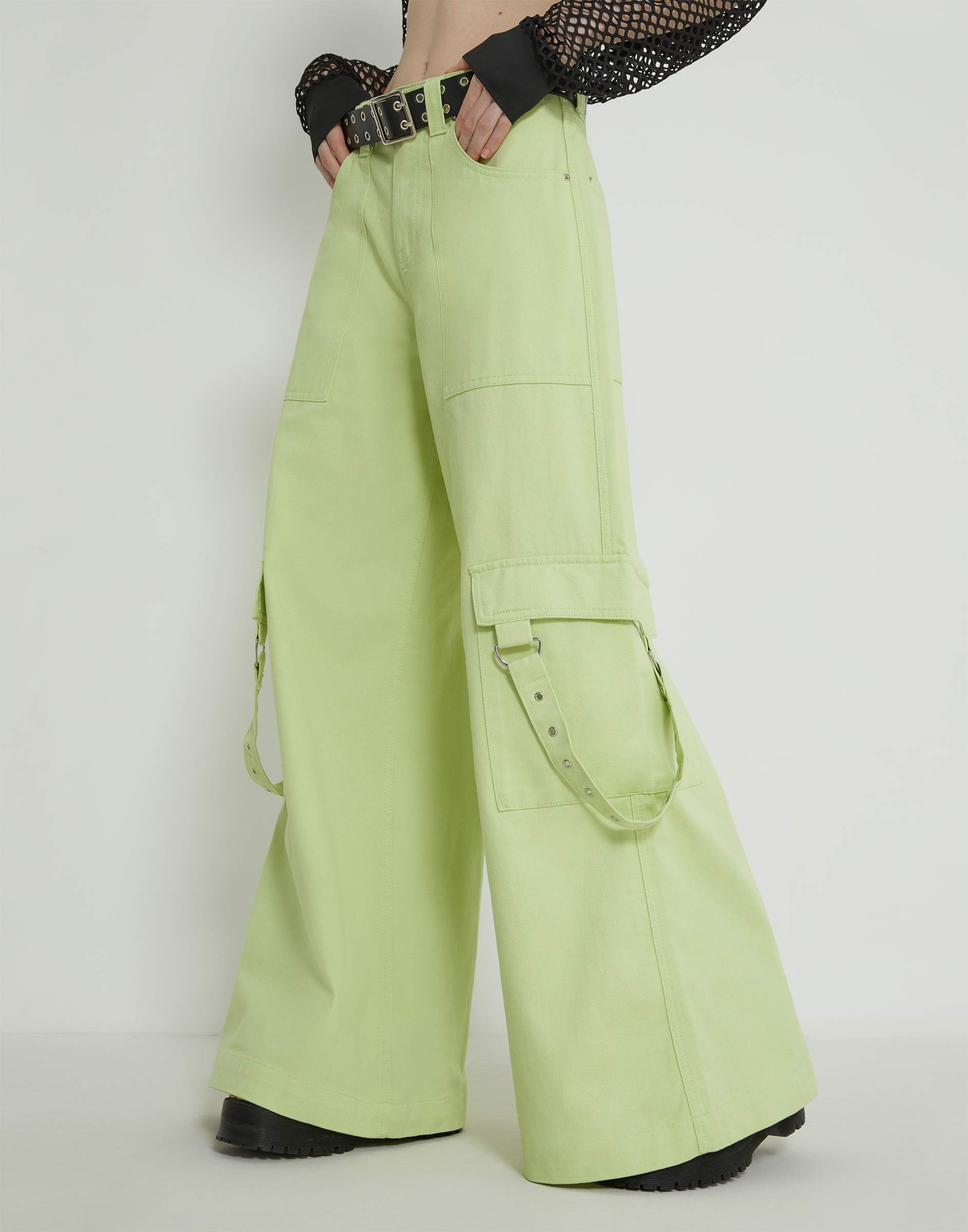 Светло-зелёные джинсы Wide leg Cargo с ремешками GJN030172-2 купить по ...